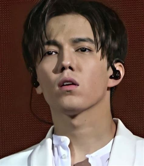 Pin Di Silvia Beeskow Su Dimash Qudaibergen Divertimento