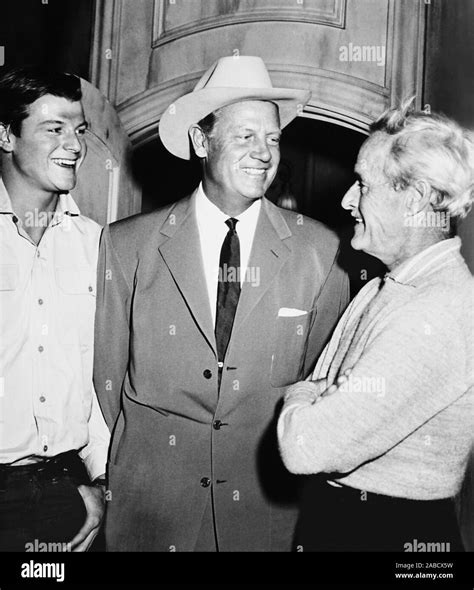 Lafayette Escadrille Joel Mccrea Center Visiting Son Jody Mccrea