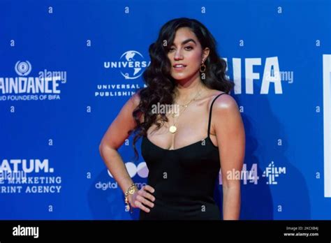 9 Hot Sexy Sofia Barclay Bikini Pics