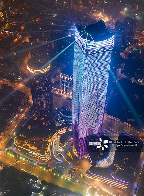 上海白玉兰大厦灯光秀图片素材