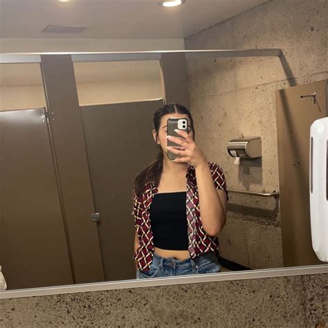 Liavidss Profile Vids Pics And More Manyvids Manyvids
