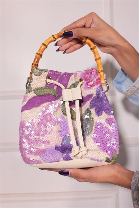 Noore Akoya Pulse Of Fashion