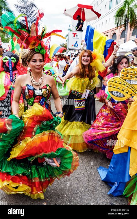 Miami Floridalittle Havanacalle Ocho Carnaval Miamiannual Hispanic Festival Celebration