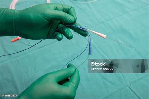 Kateter Pencitraan Koroner Kateter Lumen Ganda Angiografi Koroner Menunjukkan Guidewire Micro