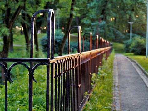 How To Choose The Right Type Of Fence For Your House