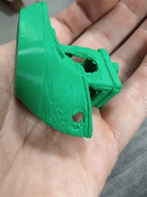 Garbage Prints Huge Under Extrusion Holes Near Corners