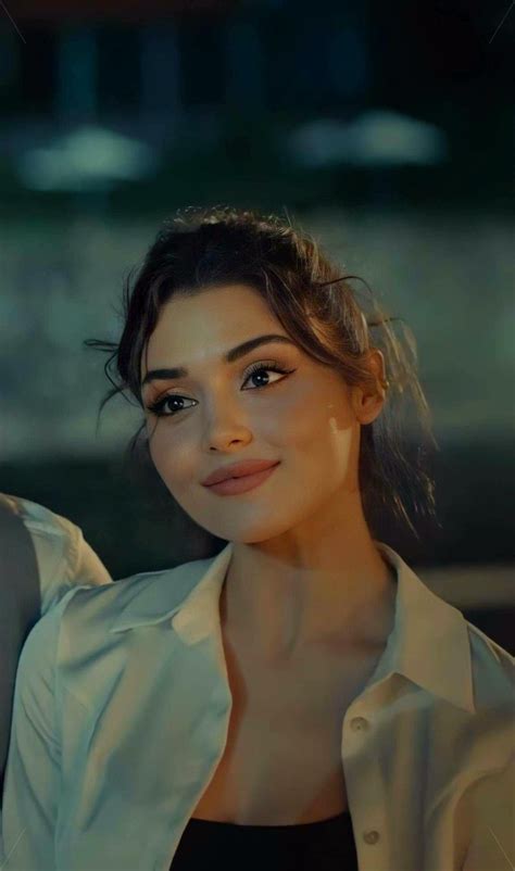 Hande Erçel ♥️ Artofit