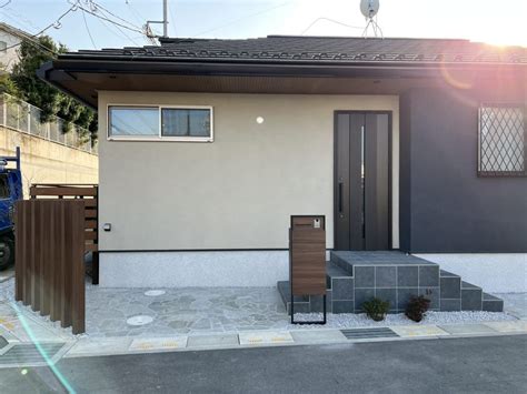 石張りのアプローチ 株佐間田外構