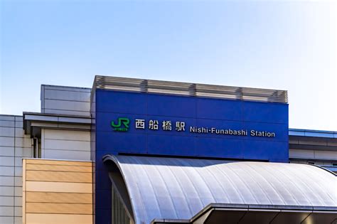 駅で『女子高生の下着』盗撮 市役所職員31現行犯逮捕 職員は「スカートの中をずっと見たいと思っていた」 Cube ニュース