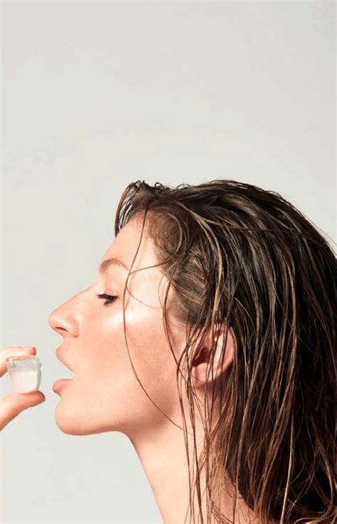 Gisele Bündchen For Vogue Brazil May 2015 Left Profile Vogue Brazil