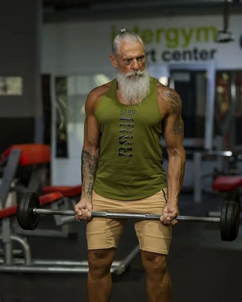 5 Benefits Of Weightlifting For Men You Should Know 2025