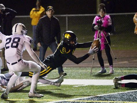 Football Nls Wildcats Albany Huskies Renew A Great Rivalry West