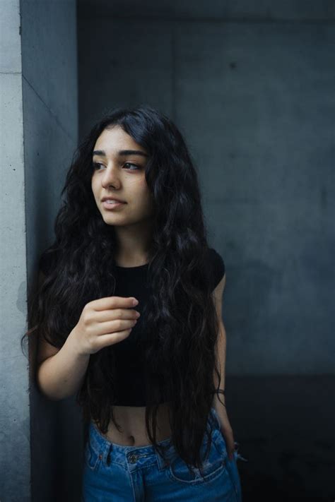 Agentur Schwarz Tanaz Molaei