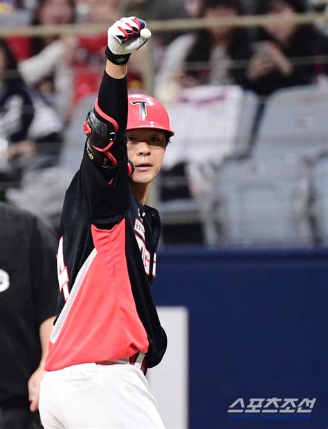 Kim Kyu Sung Who Has Recently Hit A Crazy 70 Mark Has Been Selected Sportschosun