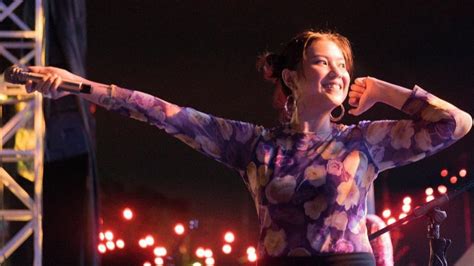 Foto Penyanyi Danilla Siap Konser Tur Ke Enam Kota Di Indonesia