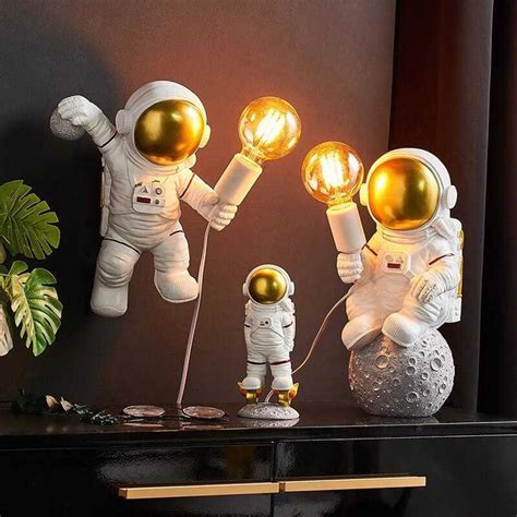 Astronaut Model Night Light Resin Bedside Table Lamp Decoration