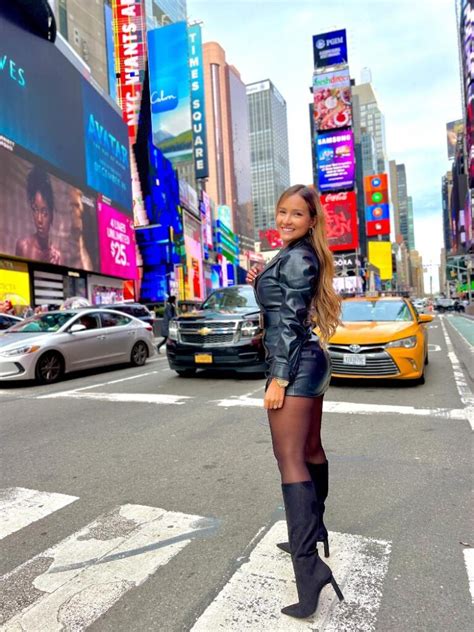 Verónica Weffer La Vlogger Venezolana Que Recorre El Mundo Y Celebra