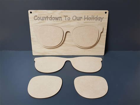 Oak Veneer Holiday Countdown Sunglasses 25cm X 15cm Woodform Crafts