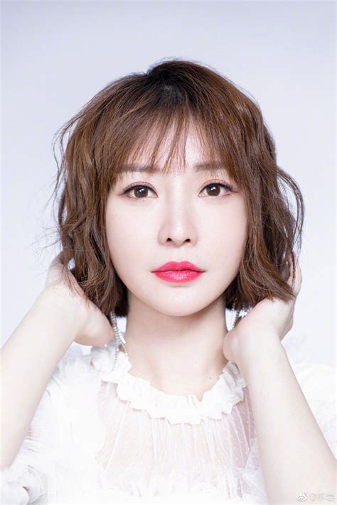 ปักพินโดย Vaaty23 ใน Liu Yan Ada Liu หลิวเหยียน柳巖