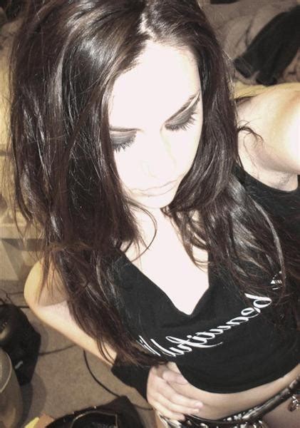Wicked Emo Girlfriend Flashing Perky Amateur Teen Tits Porn Pictures