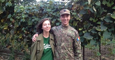 O Absolventă A Universității Cuza Din Iași A Lansat O Piesă Pentru