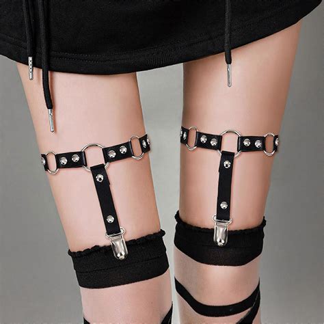 Women Adjustable Faux Leather Thigh Garter Studded Leg Garter With