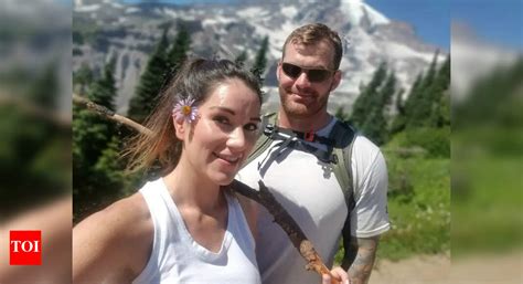 Matthew Livelsberger Final Texts To Ex Girlfriend Reveal His Cybertruck