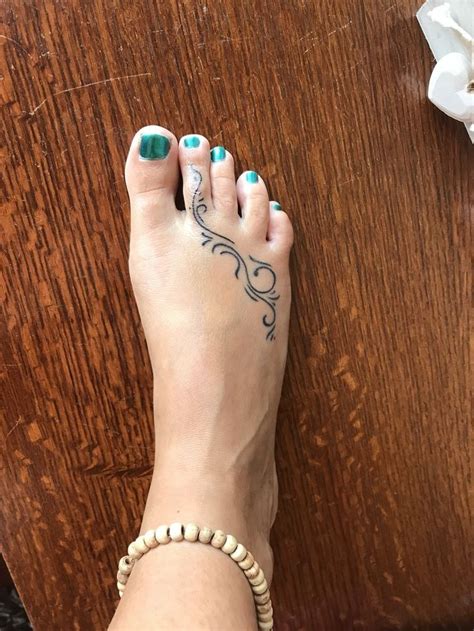 25 Stylish Feet Tattoos For Women Ideas Designs And Trends Digidia