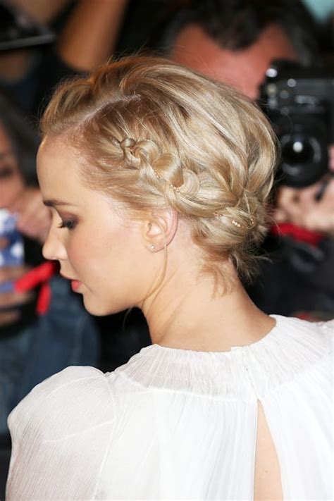 Jennifer Lawrences Gorgeous And Easy Way To Update A Milkmaid Braid