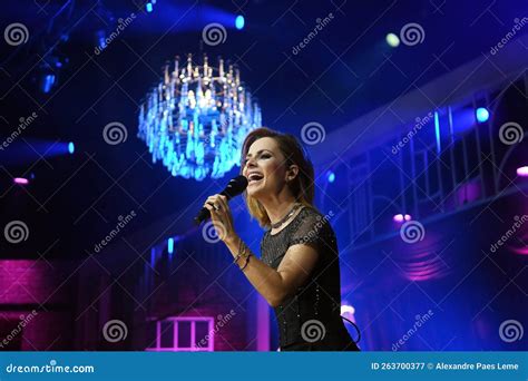 Singer Sandy Editorial Photography Image Of Singer 263700377