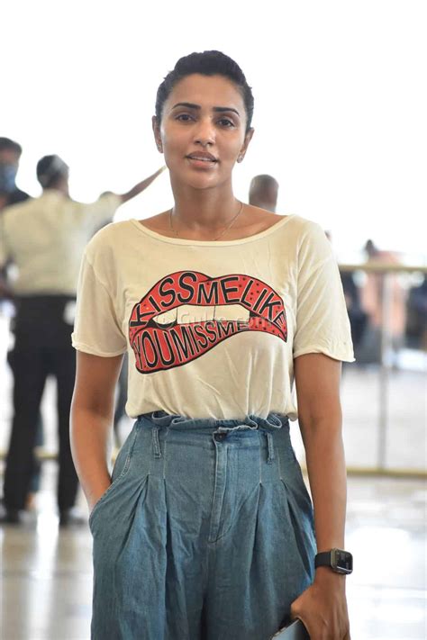 Photos Akshara Gowda Cool Look