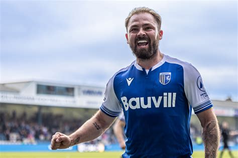 Dacky Signs New Contract Gillingham F C