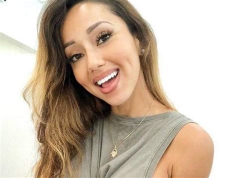 Braless Girls 44 Pics