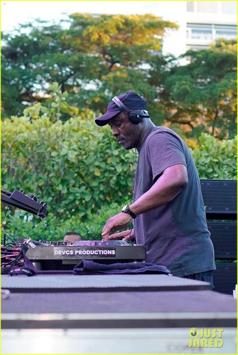 Idris Elba Hops Into The Dj Booth To Spin Some Hits During Miami Music
