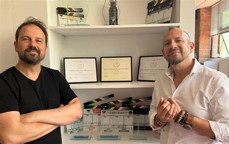 Javier Williams Y Pablo Calasso De Visceral Producción Sostenible En De Viaje Con Los Derbez