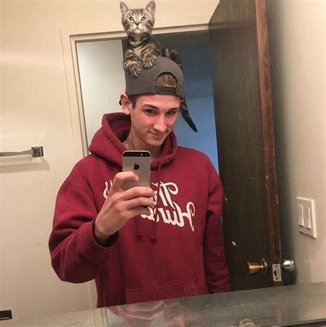 Meet Wren I Think Hes Pretty Neat R Aww