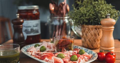 Playa Btc Pri Enja Novo Zgodbo S Playa Aperitivo Kombinacija Najbolj Ih Koktejlov Ter Lokalnih