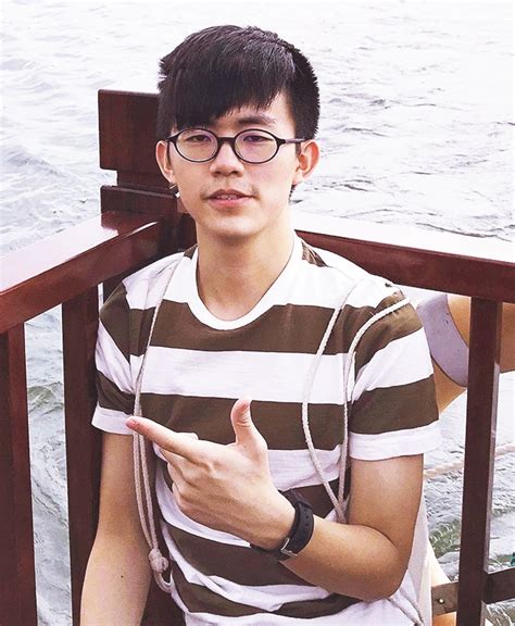 上對Python課程 非資工系系也能短期轉行當網站工程師