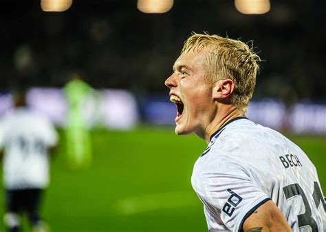 Tobias Bech På Månedens Hold