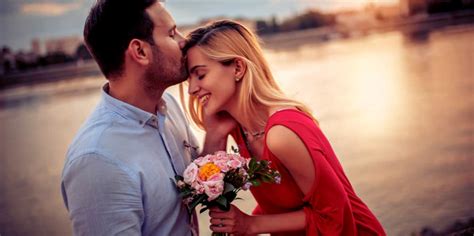 Why You Shouldnt Believe In Right Person Wrong Time Yourtango