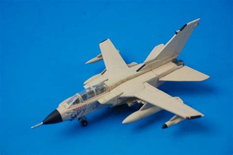 1 200 パナビア トーネード Gr Mk 1 イギリス空軍 第15飛行隊 ミグイーター ♯za447 [554473] ヘルパ 中古
