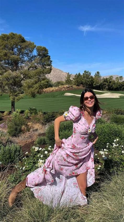 Kendall Jenner Cowboy Boots Seputar Wanita Wanita Potret Diri
