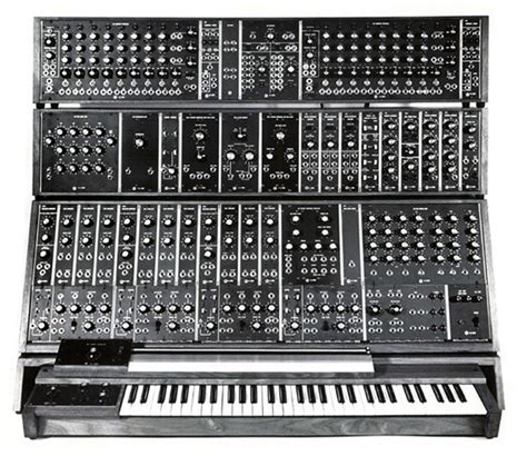 Audio Central Magazine 01 Moog 3c