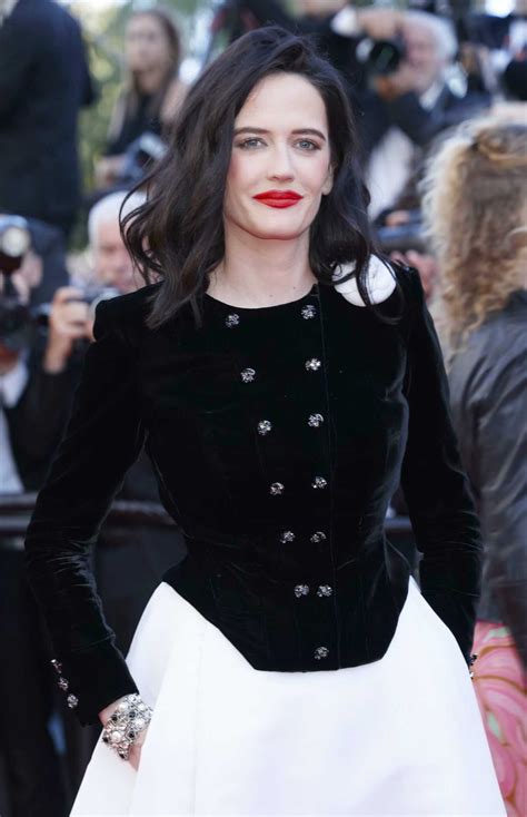 Eva Green Attends The Emilia Perez Red Carpet During The 77th Cannes