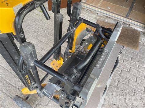 Bordcirkelsåg - DeWalt DWE7485-QS med sågbord | Blinto auktioner