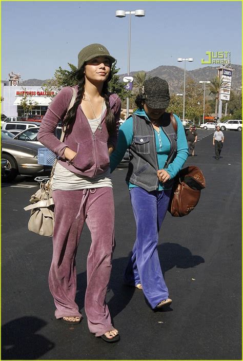 Vanessa Hudgens Celebrates Sister Stellas Birthday Photo 725541