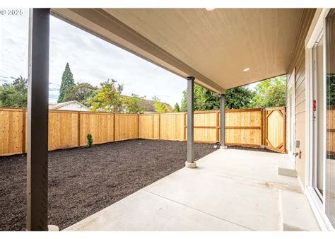 1384 Jacobs Dr Eugene Or 97402 Mls 572154863 Redfin