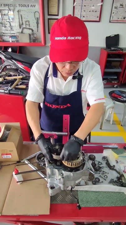 Engine Overhauling Clutch Side Assymblymotor Motorcyclerepair