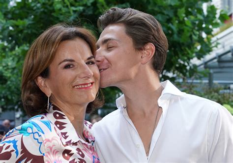 Trash Queen Claudia Obert Will Ihren Jungen Lover Max Heiraten Mopo