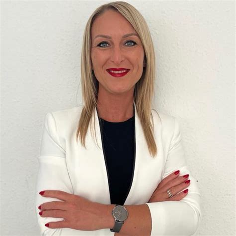 Anela Krdzalic Bezirksleiterin Müller Holding Gmbh And Co Kg Xing
